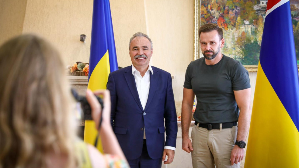 Hetek Közéleti Hetilap - Ukrajnában tárgyalt a miniszter – így segítené ... Hetek Közéleti Hetilap - Ukrajnában tárgyalt a miniszter – így segítené ...